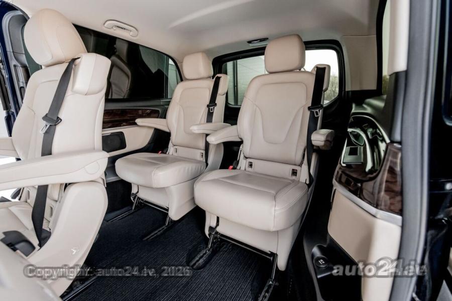 Zils Mercedes-Benz V-Class 2014 Tallina, ar dzinēja tilpumu 2.10 L un nobraukumu 422 tūkst. km par 18900 €, foto 19 vietnē AUTOMOTO.COM.LV