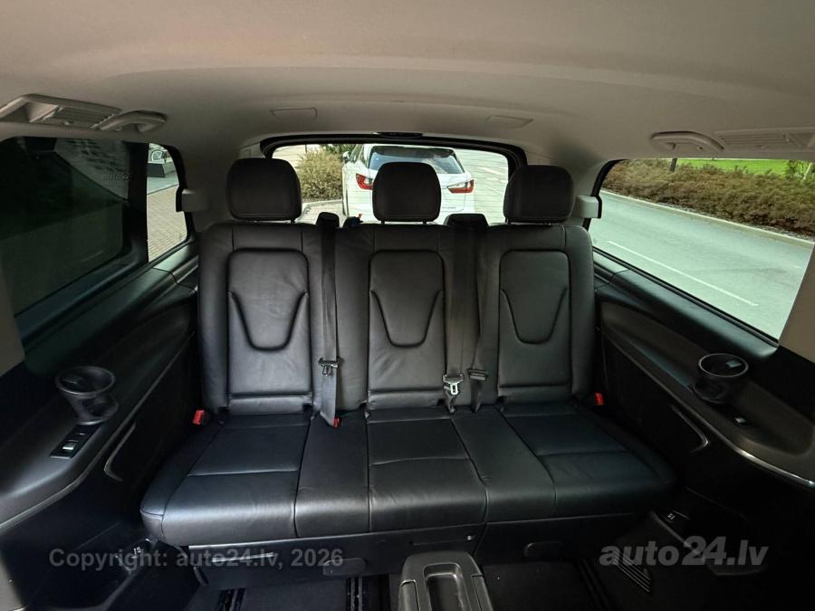 Blue Mercedes-Benz V-Class 2017 in Tallinn, with an engine capacity of 2.10 L and mileage of 247 thousand km for 29900 €, photo 22 on AUTOMOTO.COM.LV