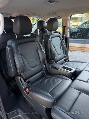 Blue Mercedes-Benz V-Class 2017 in Tallinn, with an engine capacity of 2.10 L and mileage of 247 thousand km for 29900 €, photo 30 on AUTOMOTO.COM.LV