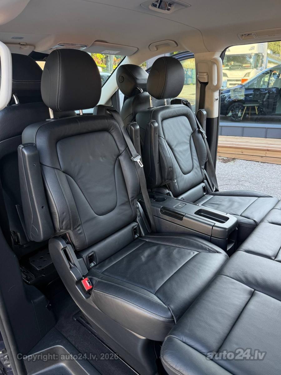 Blue Mercedes-Benz V-Class 2017 in Tallinn, with an engine capacity of 2.10 L and mileage of 247 thousand km for 29900 €, photo 30 on AUTOMOTO.COM.LV