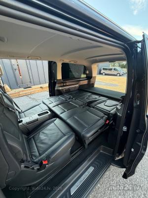 Blue Mercedes-Benz V-Class 2017 in Tallinn, with an engine capacity of 2.10 L and mileage of 247 thousand km for 29900 €, photo 31 on AUTOMOTO.COM.LV