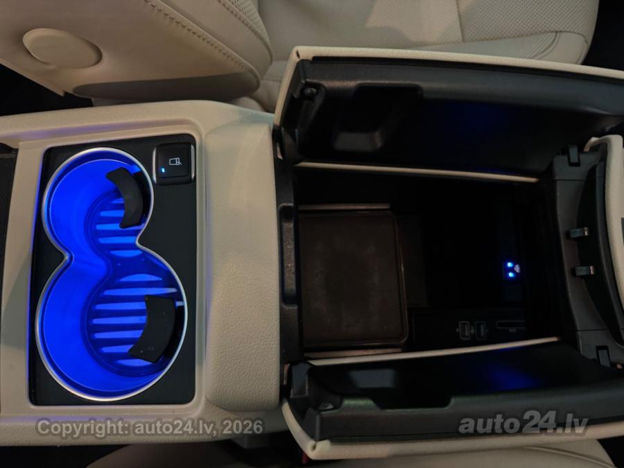 Zils Mercedes-Benz V-Class 2017 Tallina, ar dzinēja tilpumu 2.10 L un nobraukumu 327 tūkst. km par 32000 €, foto 10 vietnē AUTOMOTO.COM.LV