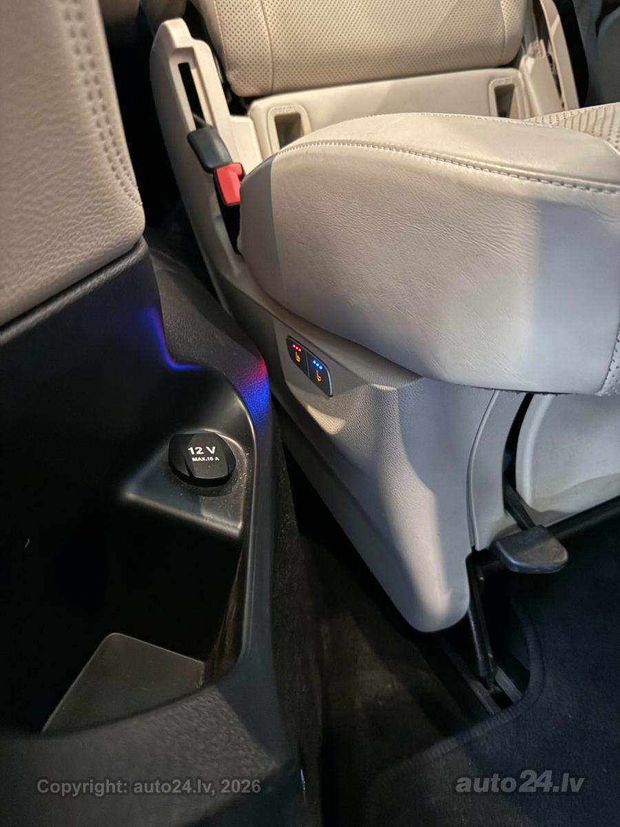 Zils Mercedes-Benz V-Class 2017 Tallina, ar dzinēja tilpumu 2.10 L un nobraukumu 327 tūkst. km par 32000 €, foto 12 vietnē AUTOMOTO.COM.LV