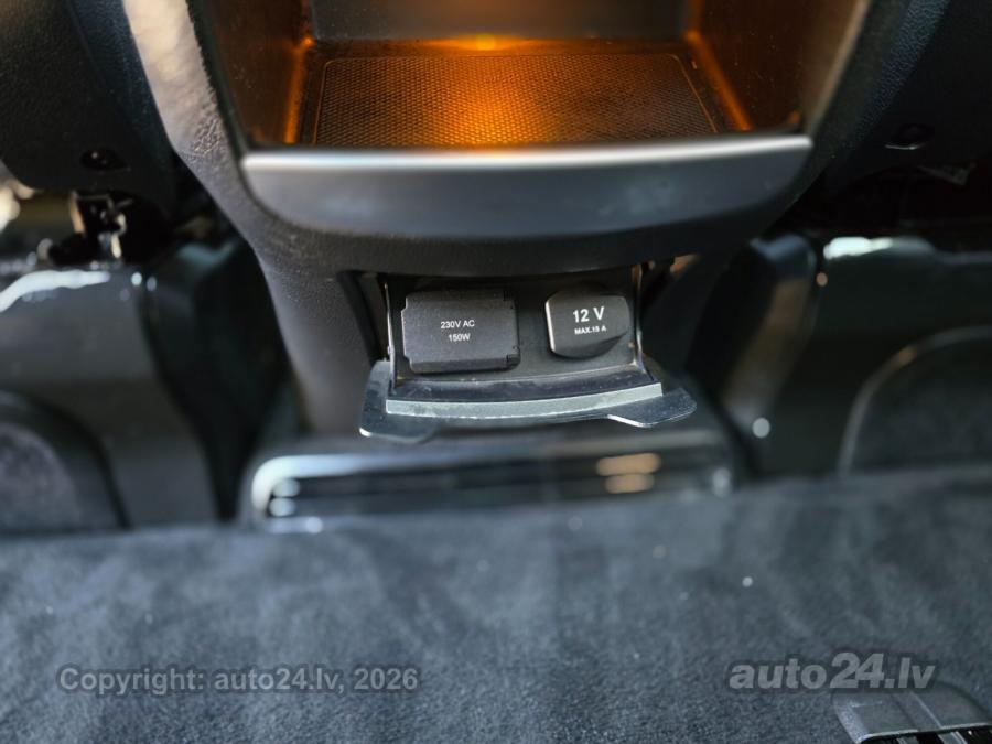 Blue Mercedes-Benz V-Class 2018 in Tallinn, with an engine capacity of 2.10 L and mileage of 240 thousand km for 40000 €, photo 17 on AUTOMOTO.COM.LV