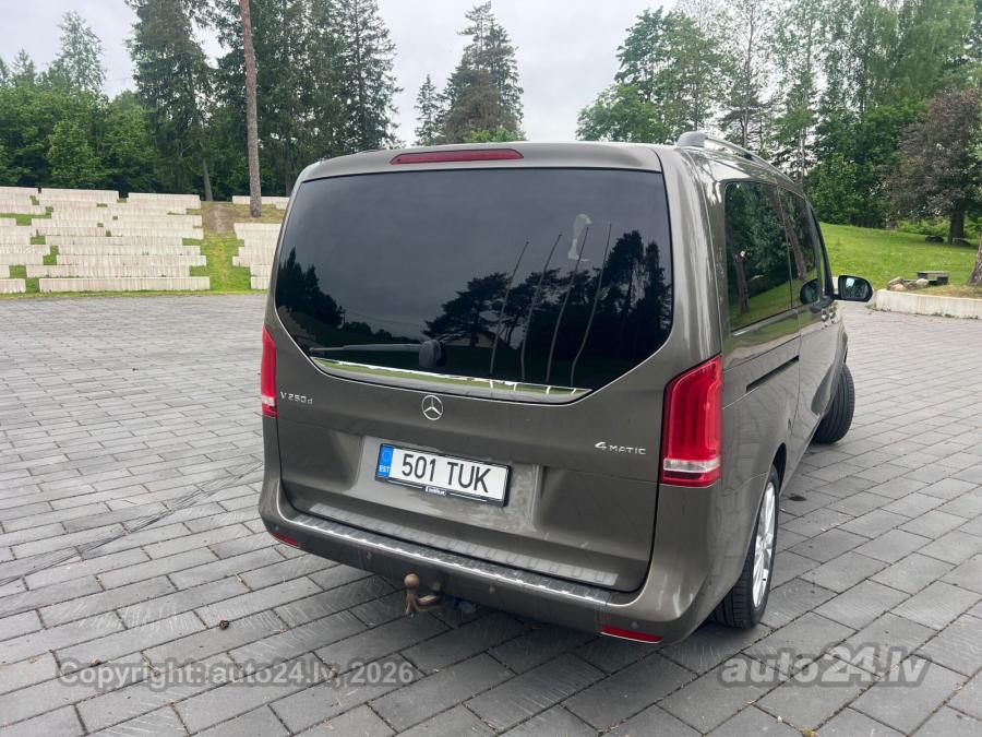 Brūns Mercedes-Benz V-Class 2015 Tallina, ar dzinēja tilpumu 2.10 L un nobraukumu 366 tūkst. km par 24999 €, foto 4 vietnē AUTOMOTO.COM.LV