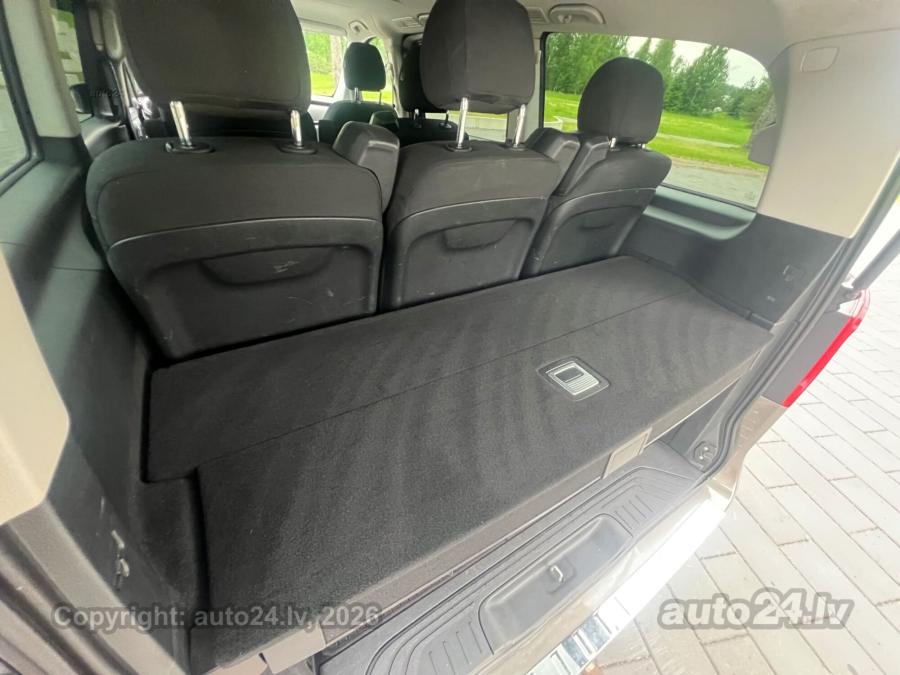 Brūns Mercedes-Benz V-Class 2015 Tallina, ar dzinēja tilpumu 2.10 L un nobraukumu 366 tūkst. km par 24999 €, foto 5 vietnē AUTOMOTO.COM.LV