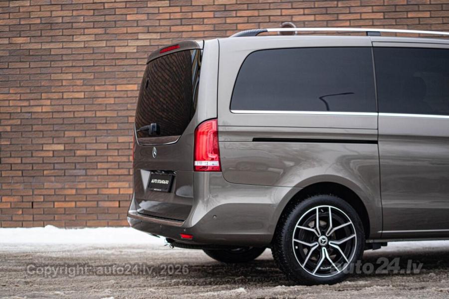 Brown Mercedes-Benz V-Class 2017 in Tartu, with an engine capacity of 2.10 L and mileage of 154 thousand km for 37500 €, photo 9 on AUTOMOTO.COM.LV