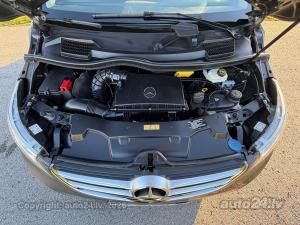 Brown Mercedes-Benz V-Class 2017 in Tartu, with an engine capacity of 2.10 L and mileage of 246 thousand km for 28900 €, photo 9 on AUTOMOTO.COM.LV