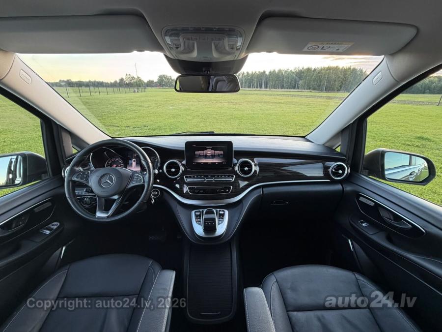 Brown Mercedes-Benz V-Class 2017 in Tartu, with an engine capacity of 2.10 L and mileage of 246 thousand km for 28900 €, photo 13 on AUTOMOTO.COM.LV