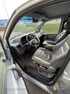 Pelēks Mercedes-Benz V-Class 2001 Tallina, ar dzinēja tilpumu 2.20 L un nobraukumu 390 tūkst. km par 4950 €, foto 18 vietnē AUTOMOTO.COM.LV