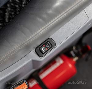 Pelēks Mercedes-Benz V-Class 2001 Tallina, ar dzinēja tilpumu 2.20 L un nobraukumu 379 tūkst. km par 5999 €, foto 22 vietnē AUTOMOTO.COM.LV
