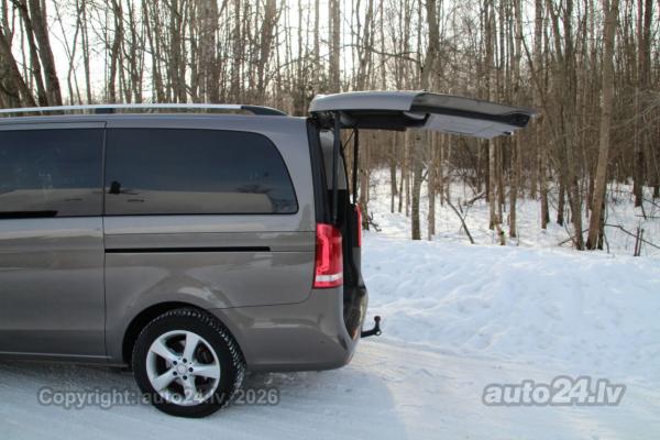 Grey Mercedes-Benz V-Class 2016 in Rakvere, with an engine capacity of 2.10 L and mileage of 292 thousand km for 26900 €, photo 9 on AUTOMOTO.COM.LV