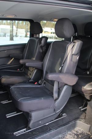 Pelēks Mercedes-Benz V-Class 2016 Rakvere, ar dzinēja tilpumu 2.10 L un nobraukumu 292 tūkst. km par 26900 €, foto 22 vietnē AUTOMOTO.COM.LV