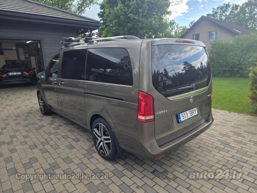 Grey Mercedes-Benz V-Class 2016 in Tallinn, with an engine capacity of 2.10 L and mileage of 241 thousand km for 29000 €, photo 8 on AUTOMOTO.COM.LV
