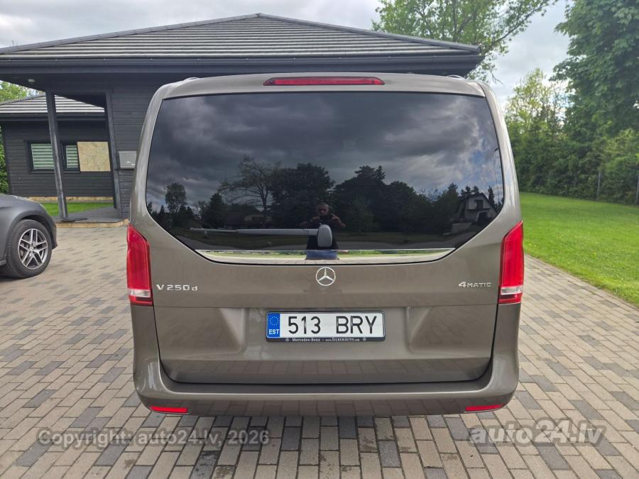 Grey Mercedes-Benz V-Class 2016 in Tallinn, with an engine capacity of 2.10 L and mileage of 241 thousand km for 29000 €, photo 9 on AUTOMOTO.COM.LV