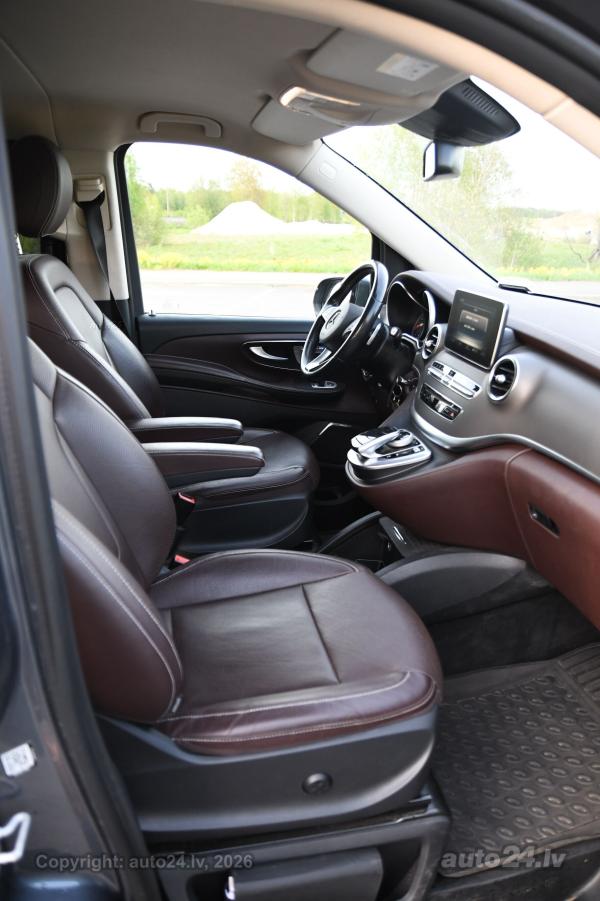 Grey Mercedes-Benz V-Class 2016 in Tallinn, with an engine capacity of 2.10 L and mileage of 169 thousand km for 33500 €, photo 9 on AUTOMOTO.COM.LV