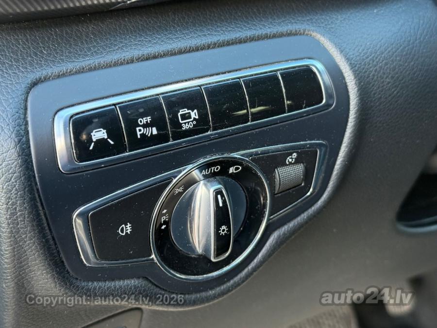 Pelēks Mercedes-Benz V-Class 2016 Viljandi, ar dzinēja tilpumu 2.10 L un nobraukumu 289 tūkst. km par 27999 €, foto 8 vietnē AUTOMOTO.COM.LV