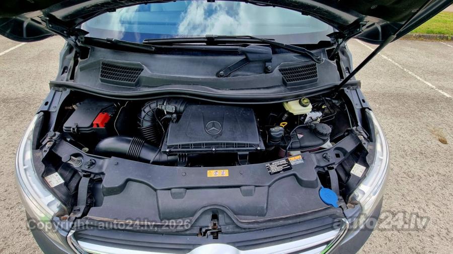 Grey Mercedes-Benz V-Class 2017 in Tallinn, with an engine capacity of 2.10 L and mileage of 0 thousand km for 29900 €, photo 13 on AUTOMOTO.COM.LV