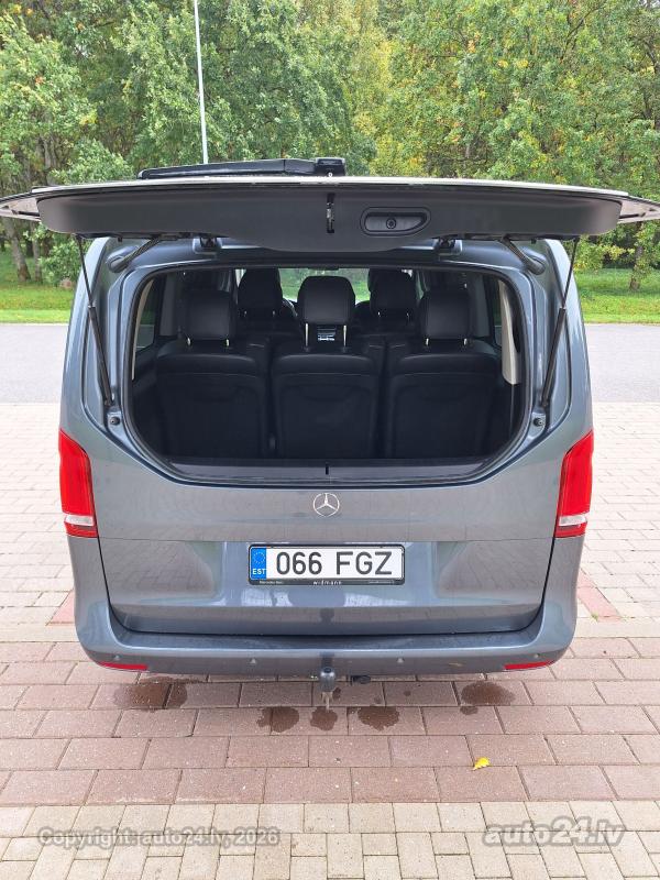 Grey Mercedes-Benz V-Class 2017 in Parnu, with an engine capacity of 2.10 L and mileage of 179 thousand km for 33900 €, photo 7 on AUTOMOTO.COM.LV