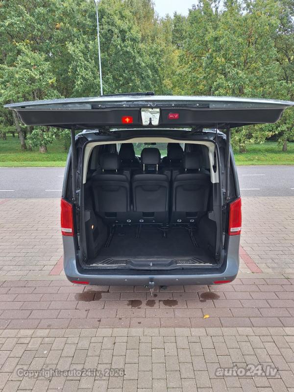 Grey Mercedes-Benz V-Class 2017 in Parnu, with an engine capacity of 2.10 L and mileage of 179 thousand km for 33900 €, photo 8 on AUTOMOTO.COM.LV