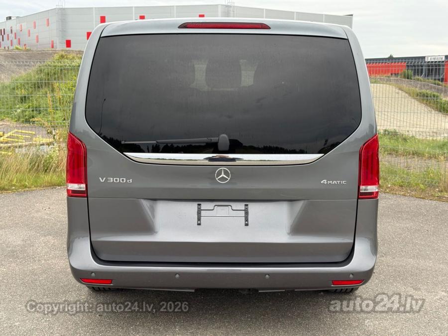 Grey Mercedes-Benz V-Class 2019 in Tallinn, with an engine capacity of 2.00 L and mileage of 216 thousand km for 34990 €, photo 7 on AUTOMOTO.COM.LV