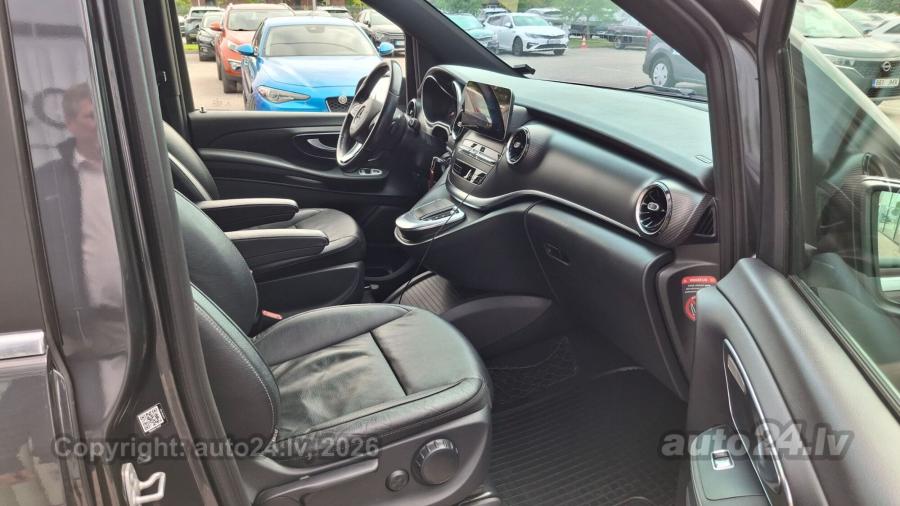Grey Mercedes-Benz V-Class 2020 in Tartu, with an engine capacity of 2.00 L and mileage of 179 thousand km for 44990 €, photo 16 on AUTOMOTO.COM.LV