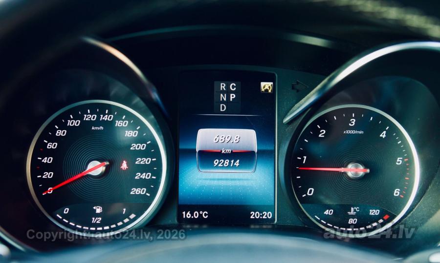 Grey Mercedes-Benz V-Class 2022 in Tallinn, with an engine capacity of 2.00 L and mileage of 93 thousand km for 60000 €, photo 7 on AUTOMOTO.COM.LV