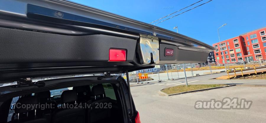 Grey Mercedes-Benz V-Class 2023 in Tallinn, with an engine capacity of 2.00 L and mileage of 110 thousand km for 65000 €, photo 12 on AUTOMOTO.COM.LV
