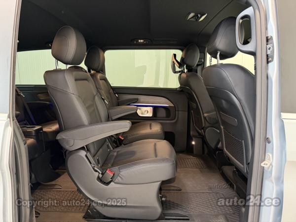 Pelēks Mercedes-Benz V-Class 2024 Tartu, ar dzinēja tilpumu 2.00 L un nobraukumu 50 tūkst. km par 86900 €, foto 11 vietnē AUTOMOTO.COM.LV