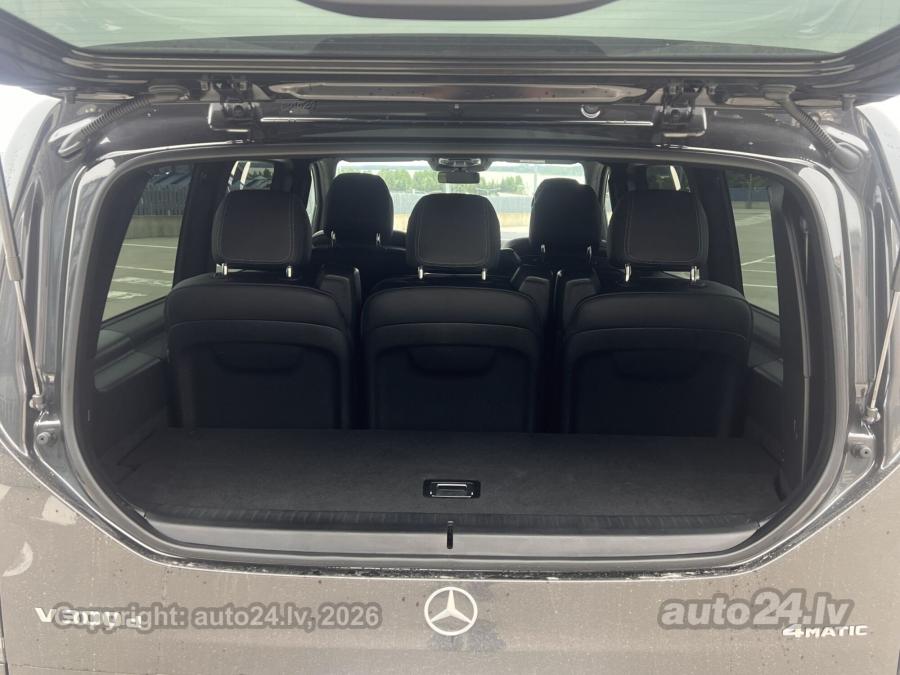 Pelēks Mercedes-Benz V-Class 2024 Tallina, ar dzinēja tilpumu 2.00 L un nobraukumu 75 tūkst. km par 76990 €, foto 10 vietnē AUTOMOTO.COM.LV