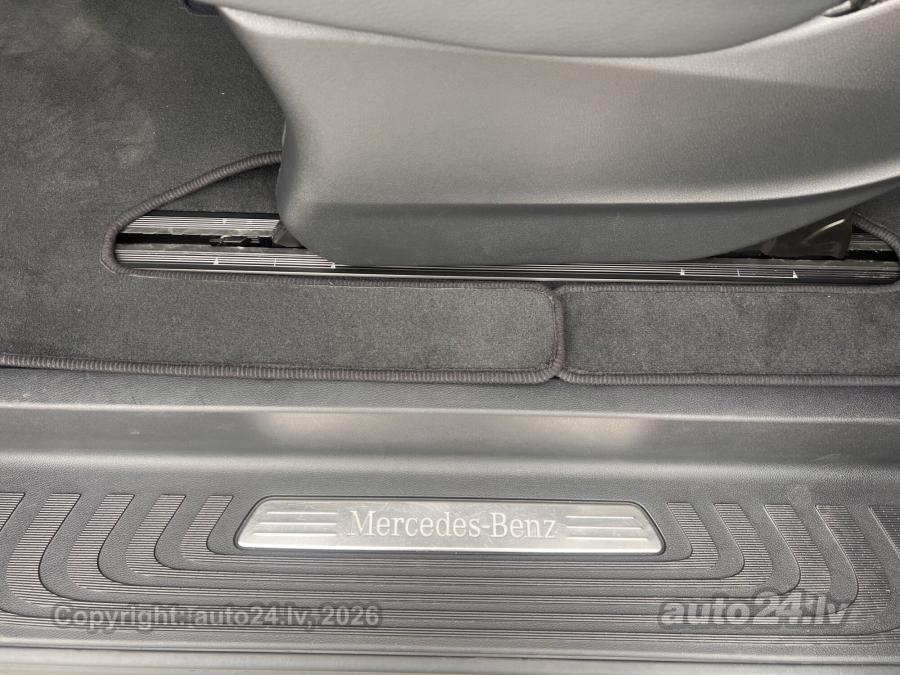 Pelēks Mercedes-Benz V-Class 2024 Tallina, ar dzinēja tilpumu 2.00 L un nobraukumu 75 tūkst. km par 76990 €, foto 21 vietnē AUTOMOTO.COM.LV