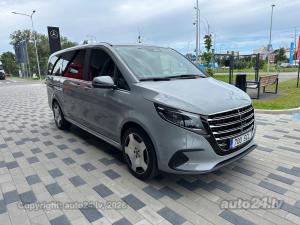 Pelēks Mercedes-Benz V-Class 2025 Tallina, ar dzinēja tilpumu 2.00 L un nobraukumu 15 tūkst. km par 104900 €, foto  vietnē AUTOMOTO.COM.LV