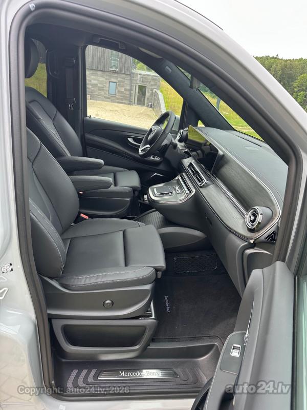 Pelēks Mercedes-Benz V-Class 2025 Tallina, ar dzinēja tilpumu 2.00 L un nobraukumu 15 tūkst. km par 104900 €, foto 10 vietnē AUTOMOTO.COM.LV