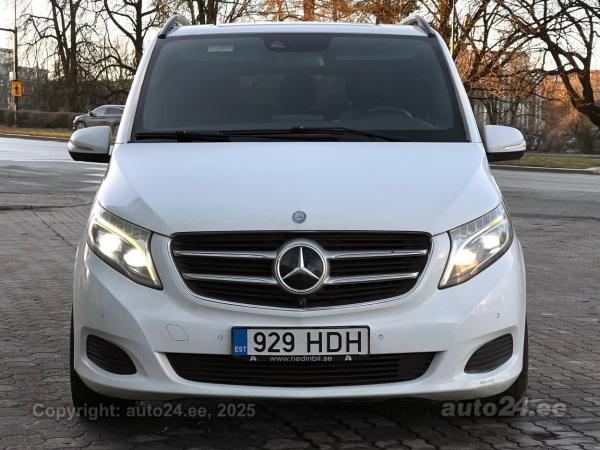 White Mercedes-Benz V-Class 2015 in Tartu, with an engine capacity of 2.10 L and mileage of 200 thousand km for 29900 €, photo 3 on AUTOMOTO.COM.LV
