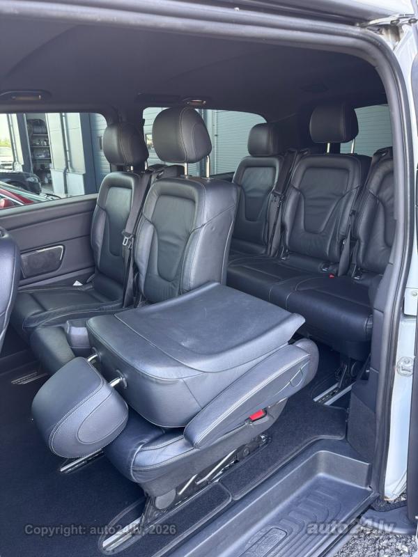 Balts Mercedes-Benz V-Class 2015 Tallina, ar dzinēja tilpumu 2.10 L un nobraukumu 207 tūkst. km par 26000 €, foto 3 vietnē AUTOMOTO.COM.LV