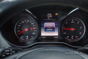 Balts Mercedes-Benz V-Class 2015 Tallina, ar dzinēja tilpumu 2.10 L un nobraukumu 281 tūkst. km par 22900 €, foto 9 vietnē AUTOMOTO.COM.LV