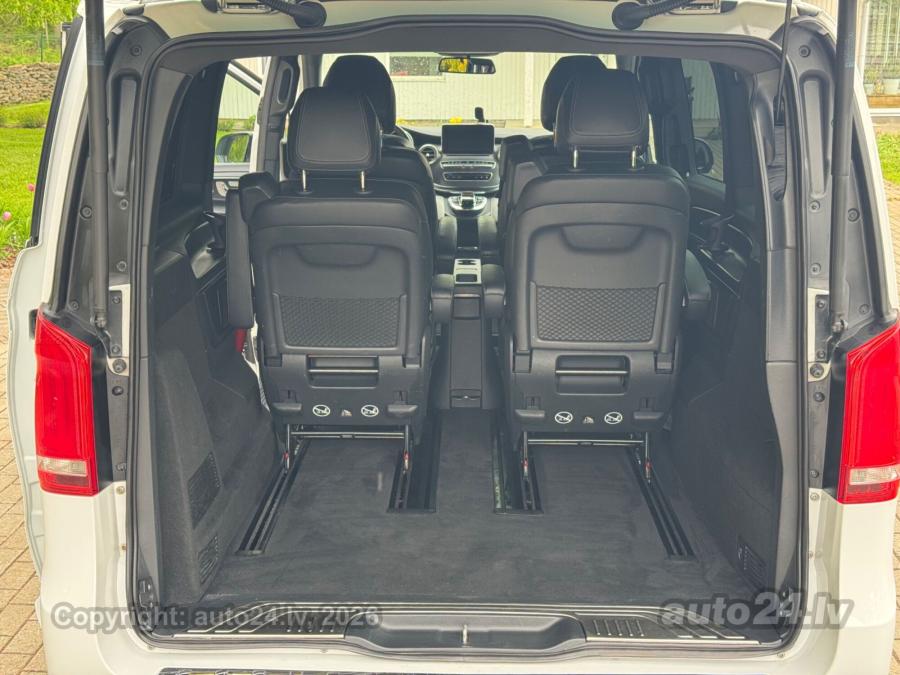 White Mercedes-Benz V-Class 2017 in Tallinn, with an engine capacity of 2.10 L and mileage of 154 thousand km for 39000 €, photo 7 on AUTOMOTO.COM.LV