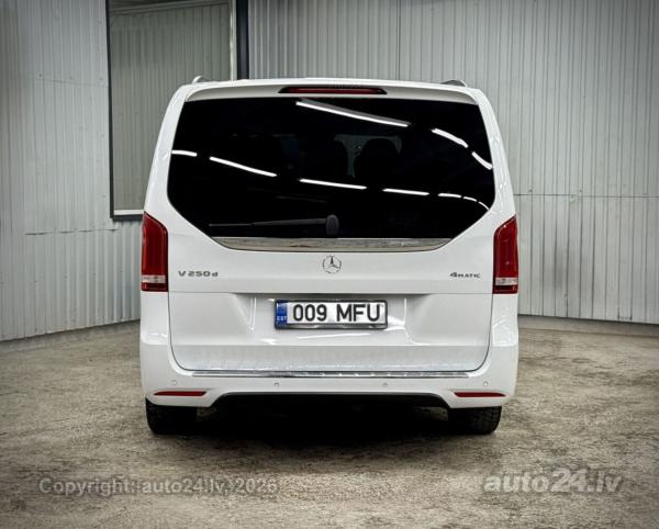 White Mercedes-Benz V-Class 2018 in Tallinn, with an engine capacity of 2.10 L and mileage of 107 thousand km for 49990 €, photo 5 on AUTOMOTO.COM.LV