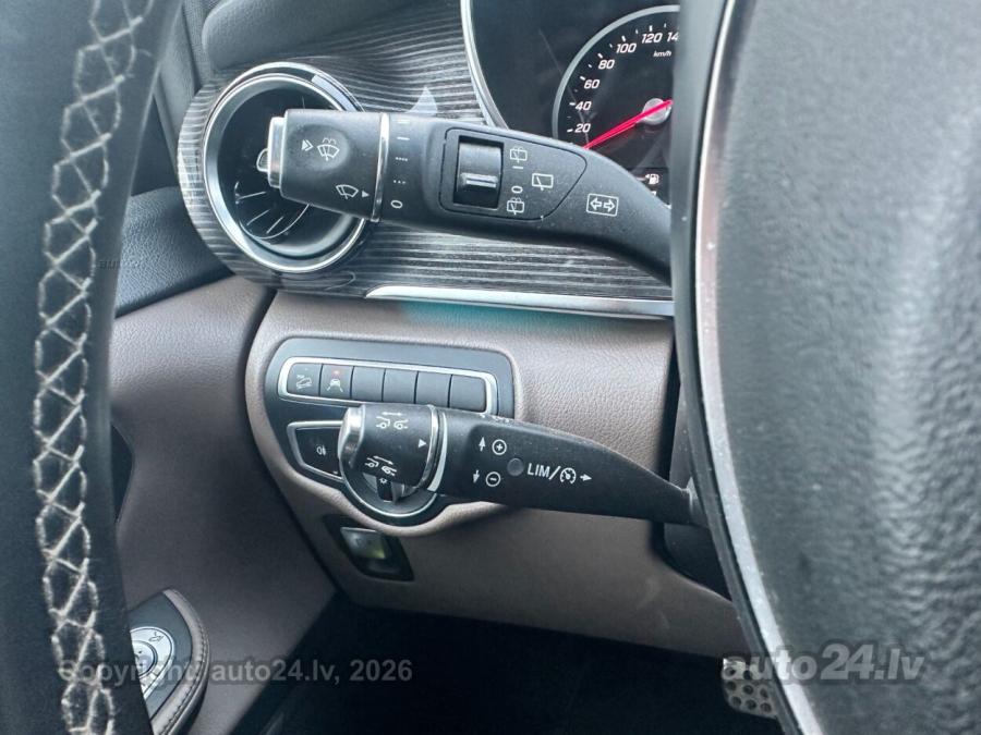 Balts Mercedes-Benz V-Class 2019 Tallina, ar dzinēja tilpumu 2.00 L un nobraukumu 222 tūkst. km par 44900 €, foto 10 vietnē AUTOMOTO.COM.LV
