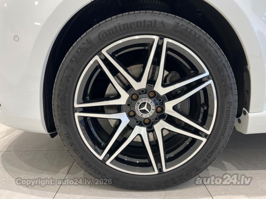 Balts Mercedes-Benz V-Class 2023 Tallina, ar dzinēja tilpumu 2.00 L un nobraukumu 70 tūkst. km par 54900 €, foto 8 vietnē AUTOMOTO.COM.LV