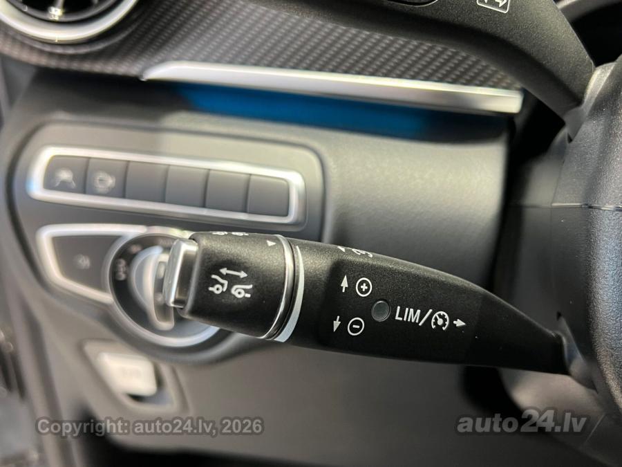 Balts Mercedes-Benz V-Class 2023 Tallina, ar dzinēja tilpumu 2.00 L un nobraukumu 70 tūkst. km par 54900 €, foto 26 vietnē AUTOMOTO.COM.LV