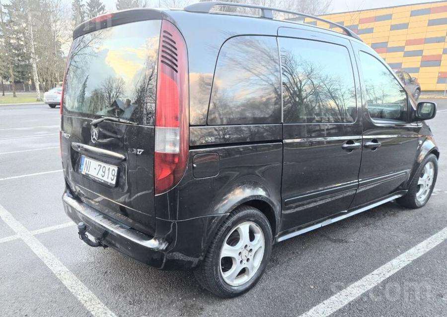 Black Mercedes-Benz Vaneo 2006 in Riga, with an engine capacity of 1.70 L and mileage of 287 thousand km for 1600 €, photo 6 on AUTOMOTO.COM.LV