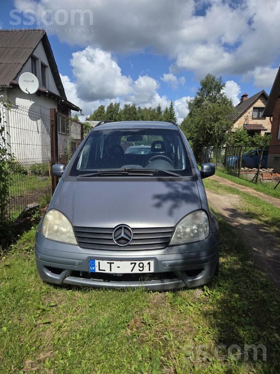 Blue Mercedes-Benz Vaneo 2004 in Riga, with an engine capacity of 1.60 L and mileage of 228 thousand km for 500 €, photo 1 on AUTOMOTO.COM.LV