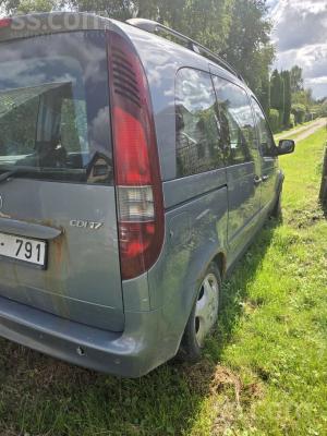Blue Mercedes-Benz Vaneo 2004 in Riga, with an engine capacity of 1.60 L and mileage of 228 thousand km for 500 €, photo 5 on AUTOMOTO.COM.LV