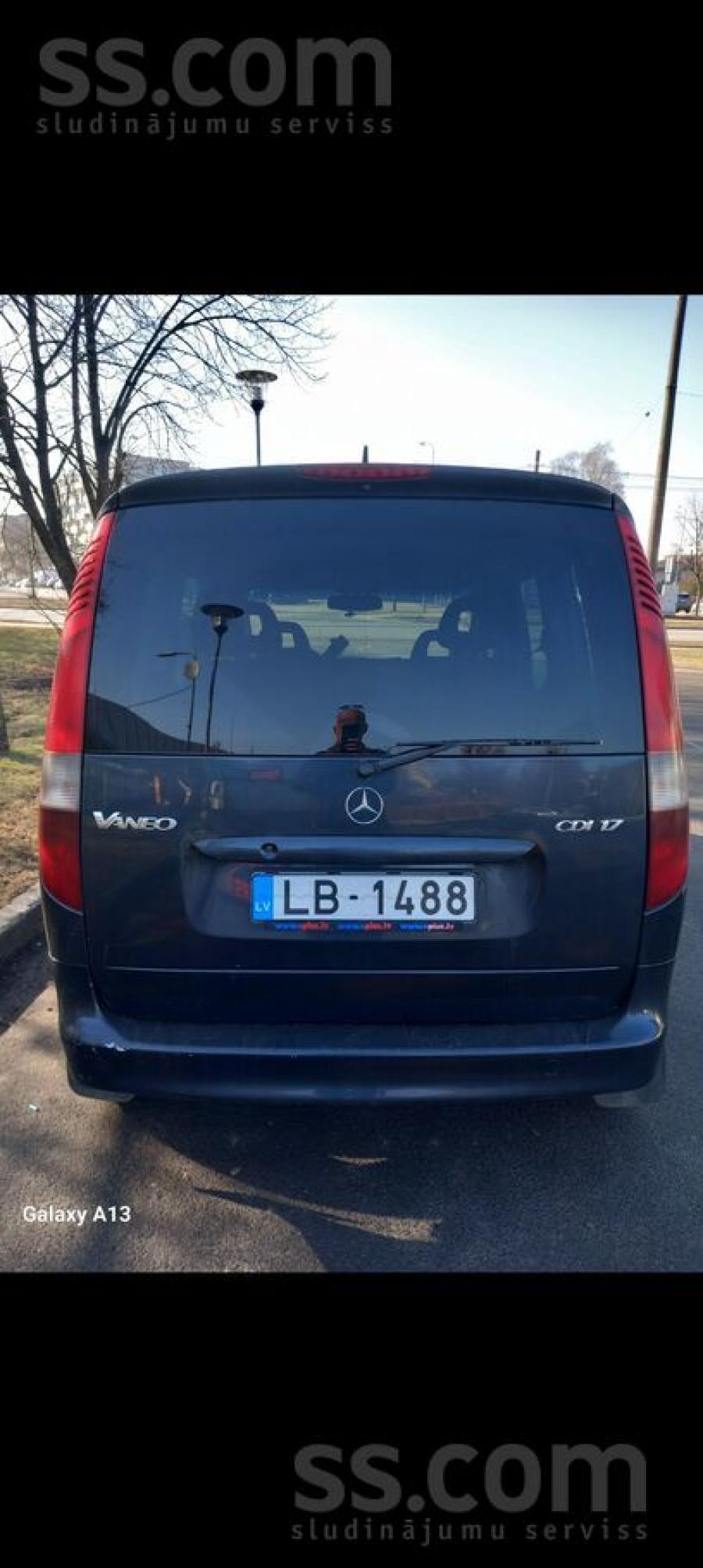 Blue Mercedes-Benz Vaneo 2002 in Riga, with an engine capacity of 1.70 L and mileage of 318 thousand km for 1000 €, photo 4 on AUTOMOTO.COM.LV