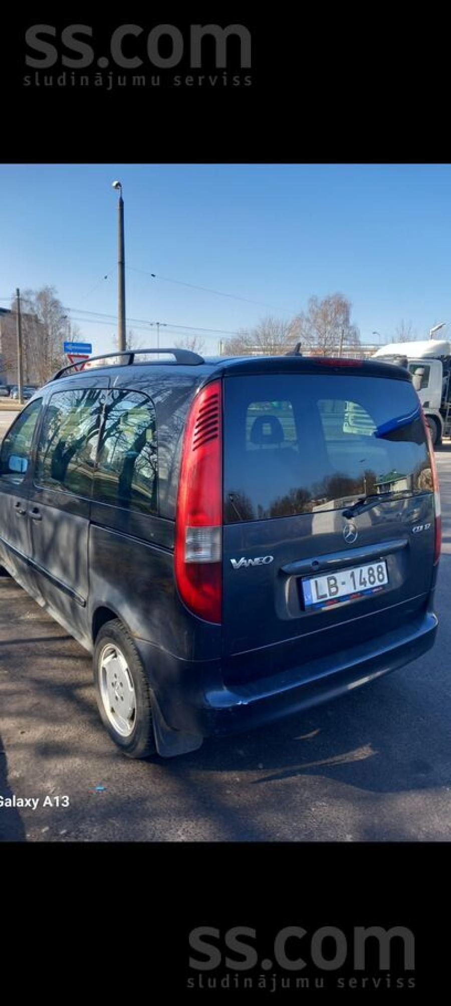 Blue Mercedes-Benz Vaneo 2002 in Riga, with an engine capacity of 1.70 L and mileage of 318 thousand km for 1000 €, photo 5 on AUTOMOTO.COM.LV
