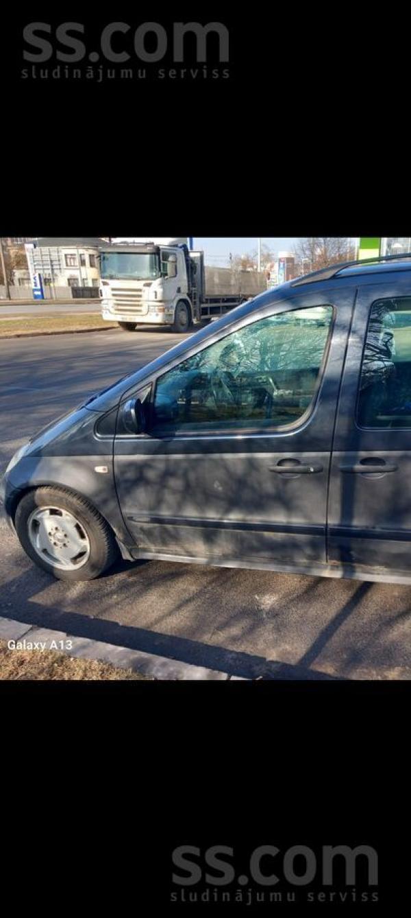 Blue Mercedes-Benz Vaneo 2002 in Riga, with an engine capacity of 1.70 L and mileage of 318 thousand km for 1000 €, photo 5 on AUTOMOTO.COM.LV