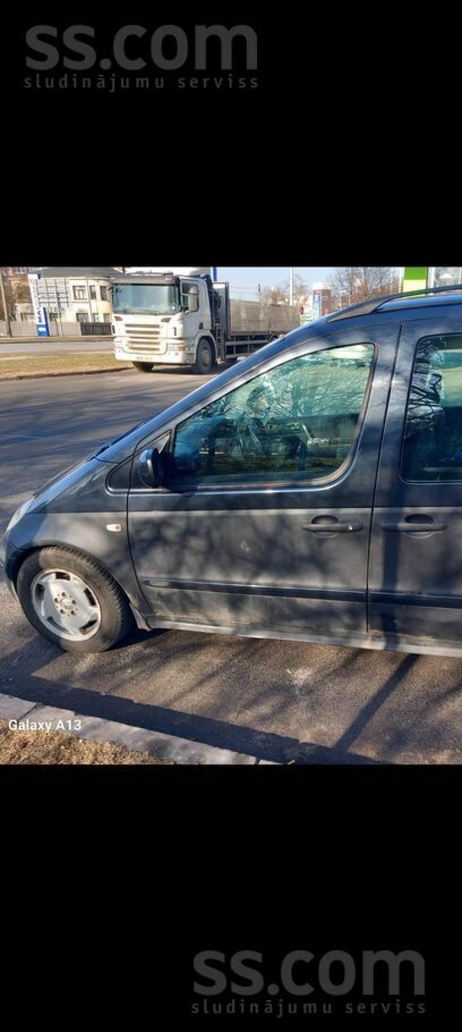 Blue Mercedes-Benz Vaneo 2002 in Riga, with an engine capacity of 1.70 L and mileage of 318 thousand km for 1000 €, photo 6 on AUTOMOTO.COM.LV