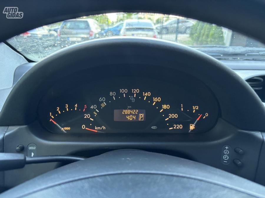 Grey Mercedes-Benz Vaneo 2003 in Vilnius, with an engine capacity of 1.70 L and mileage of 288 thousand km for 750 €, photo 11 on AUTOMOTO.COM.LV