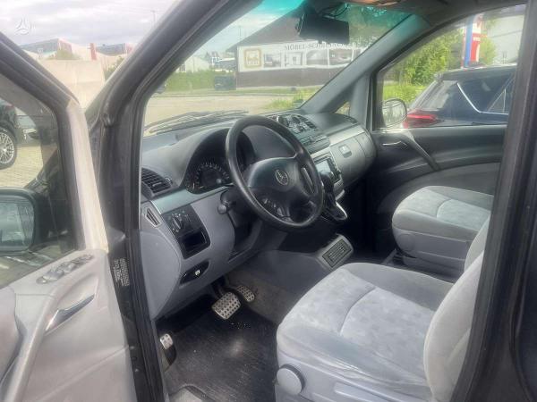 Black Mercedes-Benz Viano 2004 in Marijampole, with an engine capacity of 2.20 L and mileage of 230 thousand km for 2950 €, photo 8 on AUTOMOTO.COM.LV